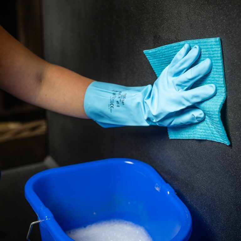 Lift cleaning - Clean and sanitise your lift - Cibes Lifts