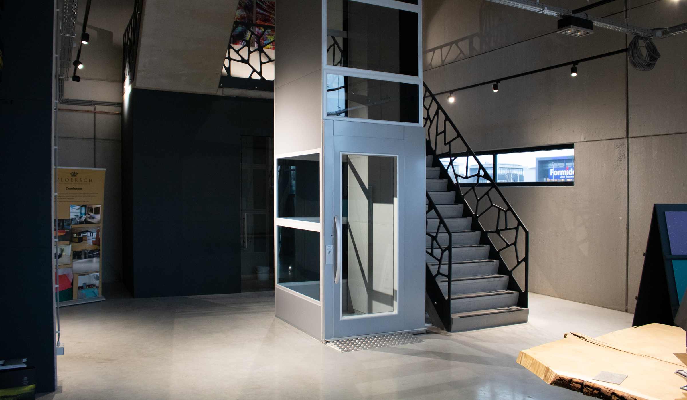 Personenlift A-5000, standaard rolstoeltoegankelijk | Aesy Liften